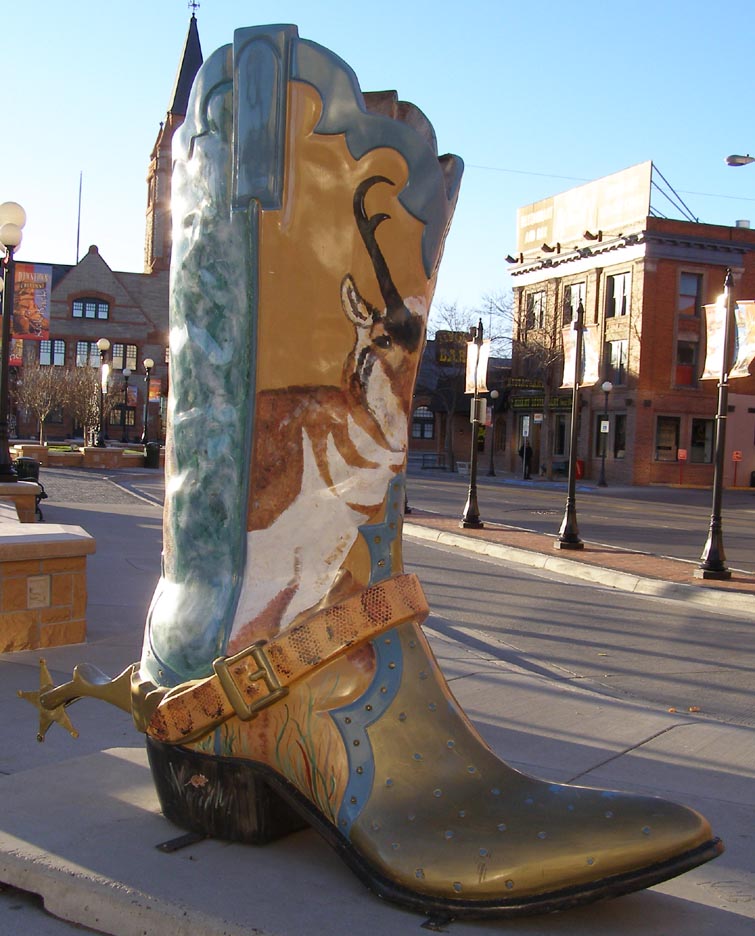 Giant Boots & Spurs | RoadsideArchitecture.com