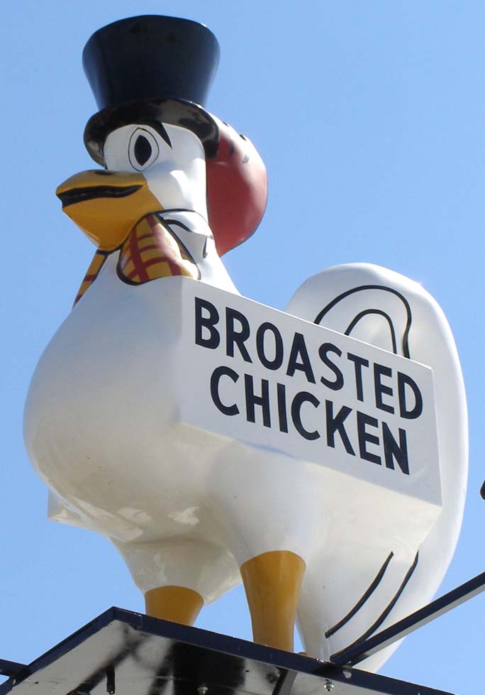 Rooster & Chicken Statues | RoadsideArchitecture.com