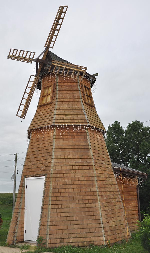 Windmill Buildings | RoadsideArchitecture.com