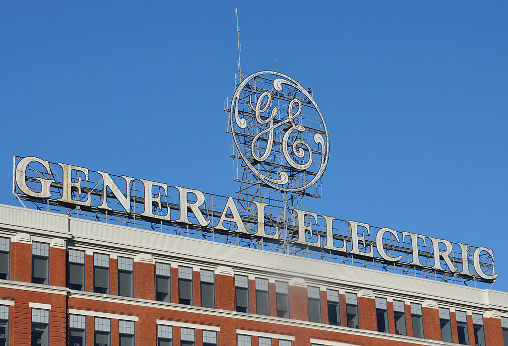 Scaffold Signs | RoadsideArchitecture.com