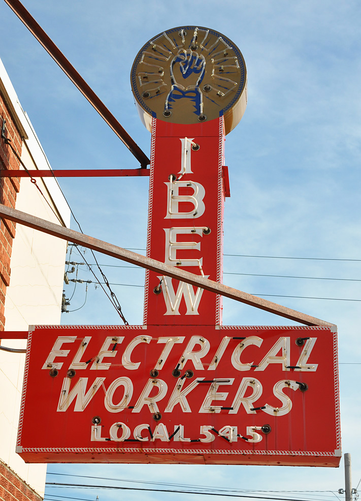 Missouri Signs | RoadsideArchitecture.com