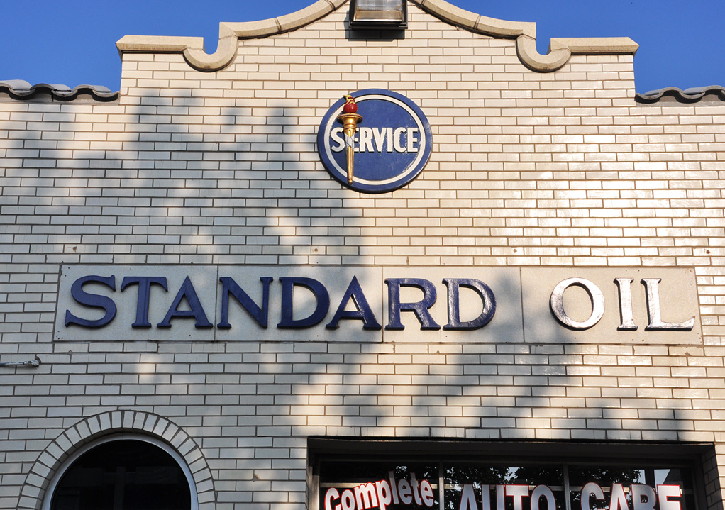 Standard Oil Red Crown Gas Stations | RoadsideArchitecture.com