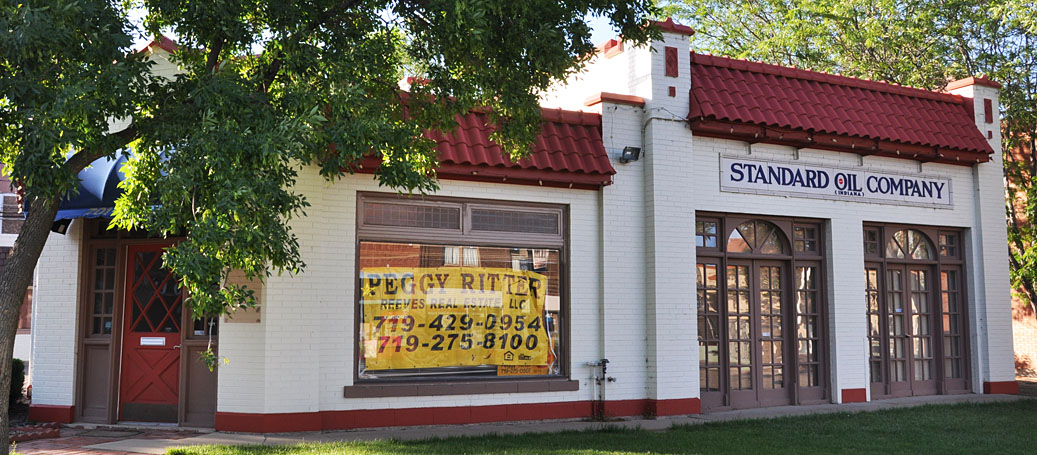Standard Oil Red Crown Gas Stations | RoadsideArchitecture.com