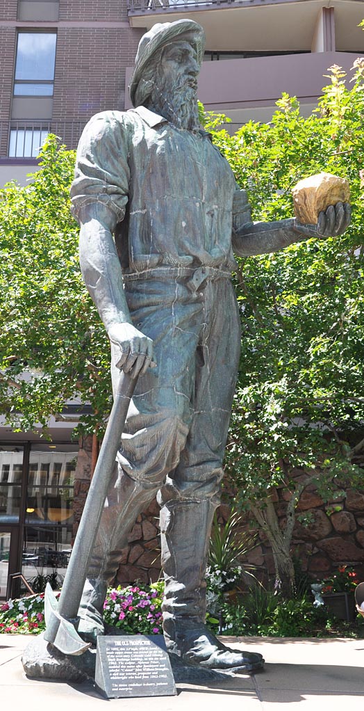 Colorado Statues | RoadsideArchitecture.com