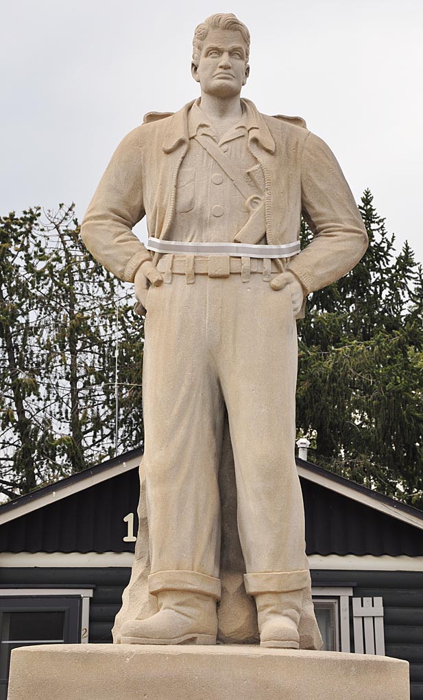 Colorado Statues | RoadsideArchitecture.com