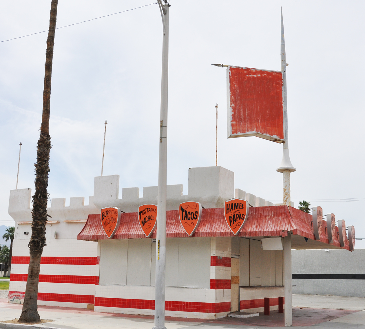 Fake Castles | RoadsideArchitecture.com