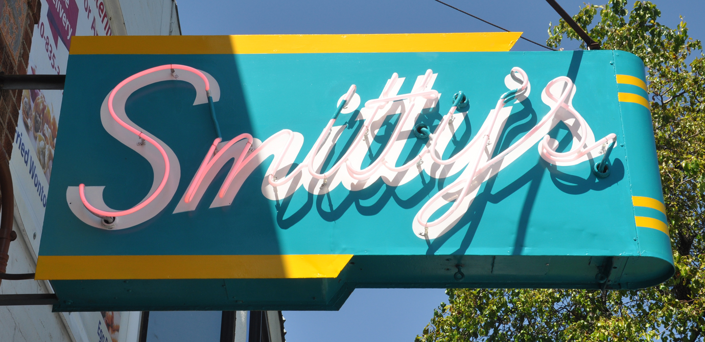 Oakland Signs | RoadsideArchitecture.com